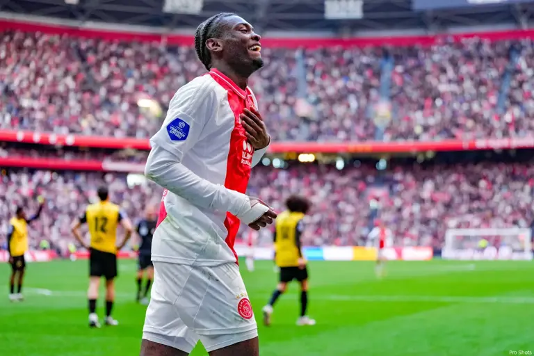 Mokio kijkt uit naar Champions League-voetbal: 'Normaal kijk ik op tv ...