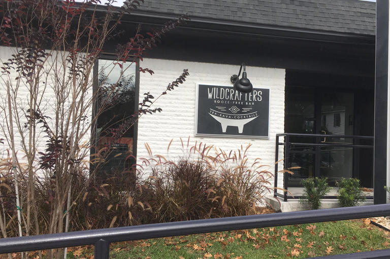 Tearful farewell only temporary as Jacksonville's first booze-free bar ...