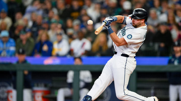 Cal Raleigh wins American League Co-Player of the Week