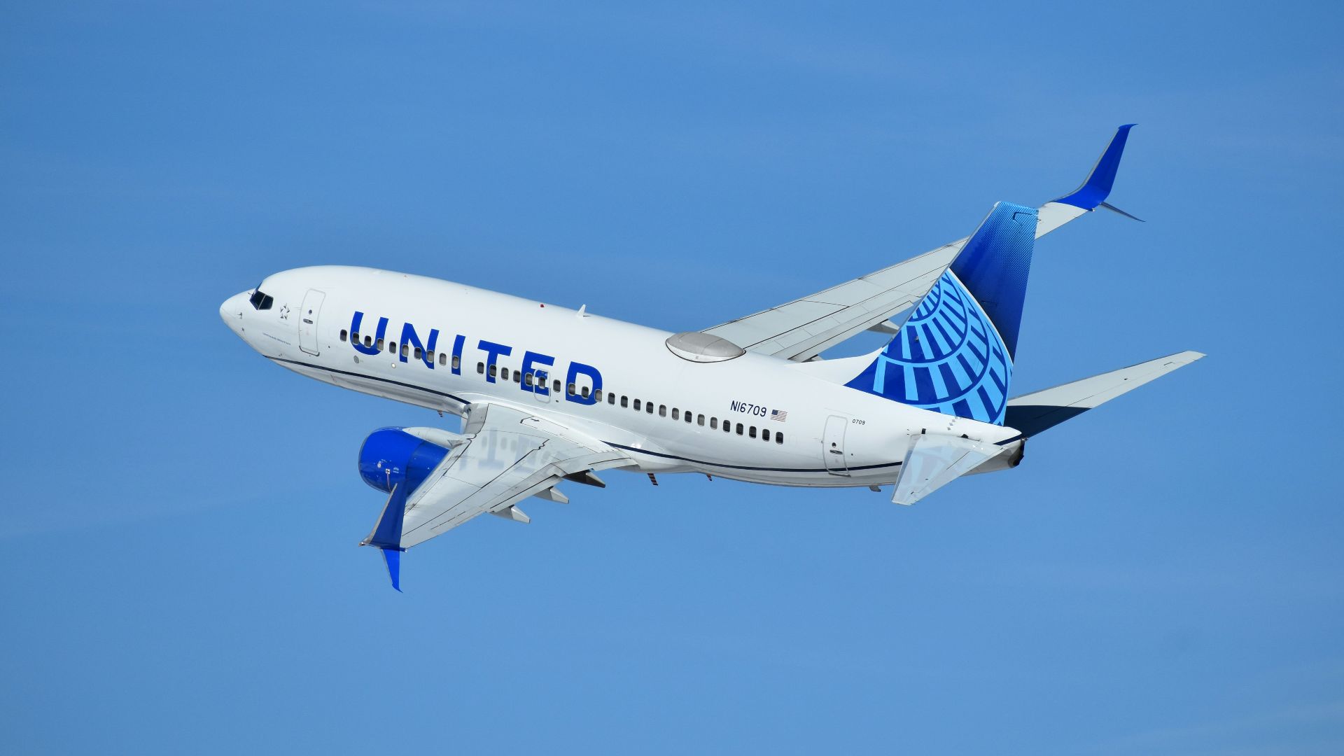 The 10 Worst Airlines & The 10 Most Trusted