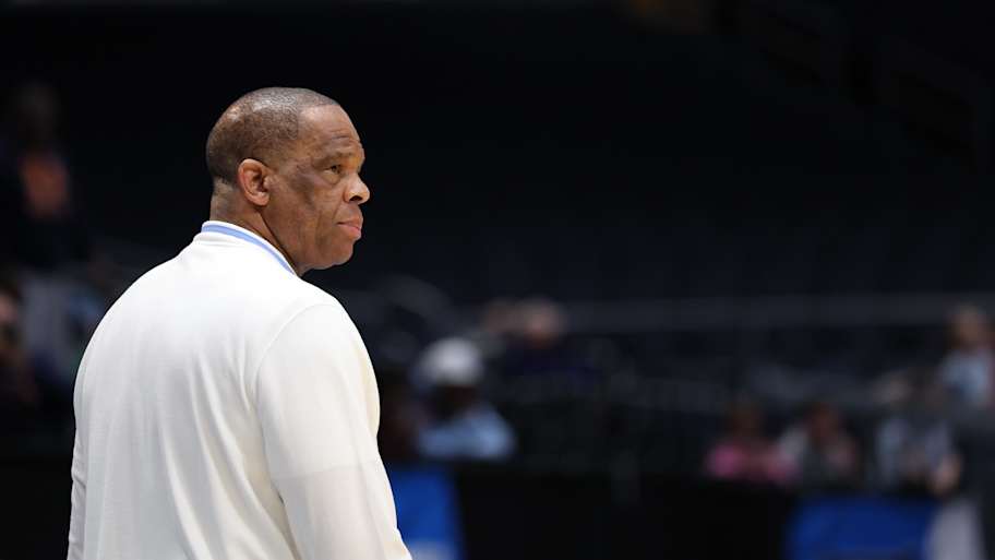 UNC Basketball Target Deron Rippey Jr. Puts Opponent on Poster