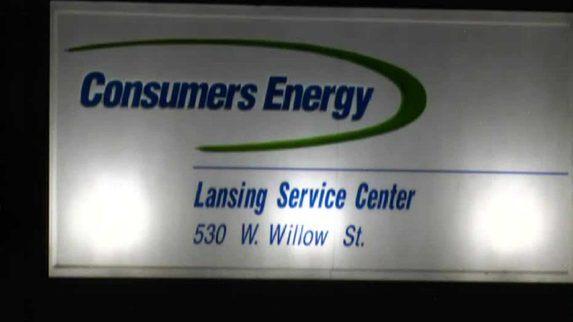 Consumers, BWL preparing for possible ice accumulation, power outages