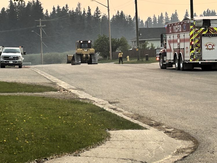 Alberta wildfires: Evacuees in several Yellowhead County communities ...