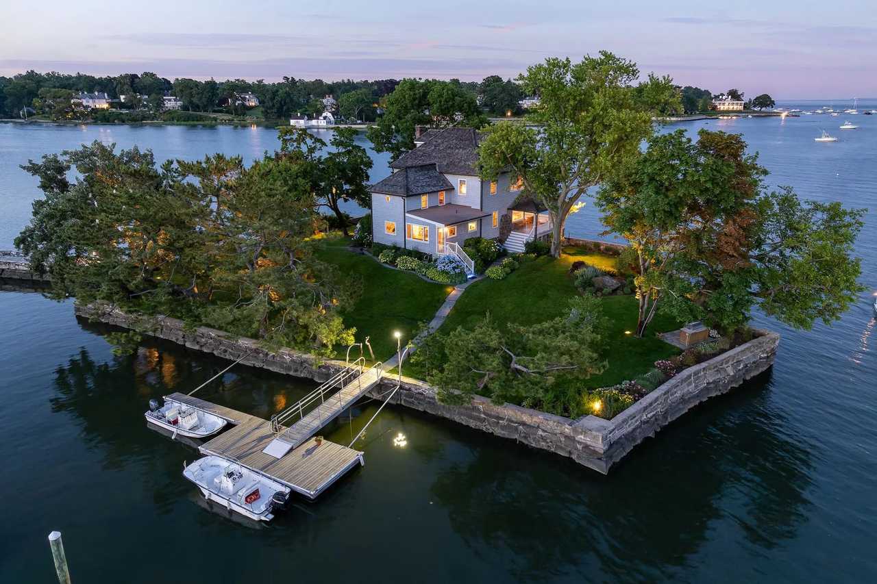 $6.5M Buys 116-Year-Old Greenwich Mansion — With Private Island, Boats ...