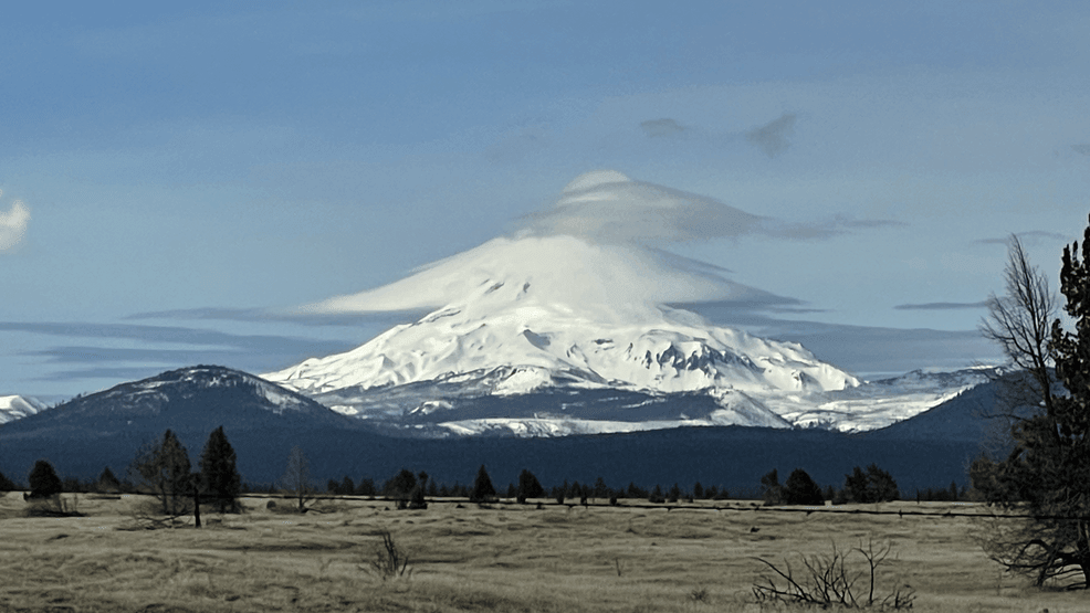 Scientists unravel diverse behaviors of Cascade volcanoes in subduction zone studies