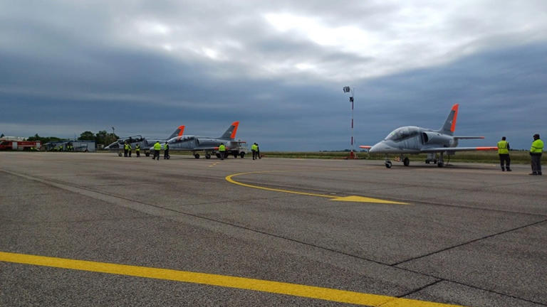 Hungarian Air Force receives first trio of L-39 Skyfox trainer jets