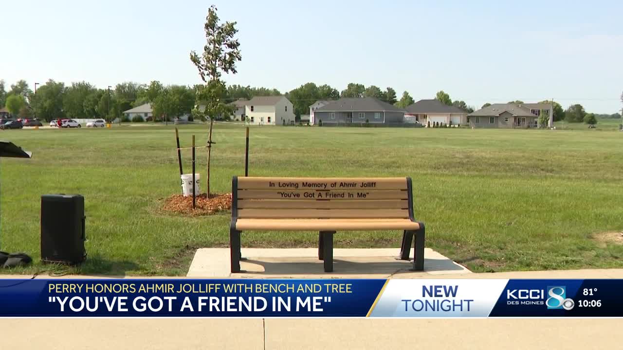 'You've got a friend in me': Perry honors Ahmir Jolliff with dedication ...