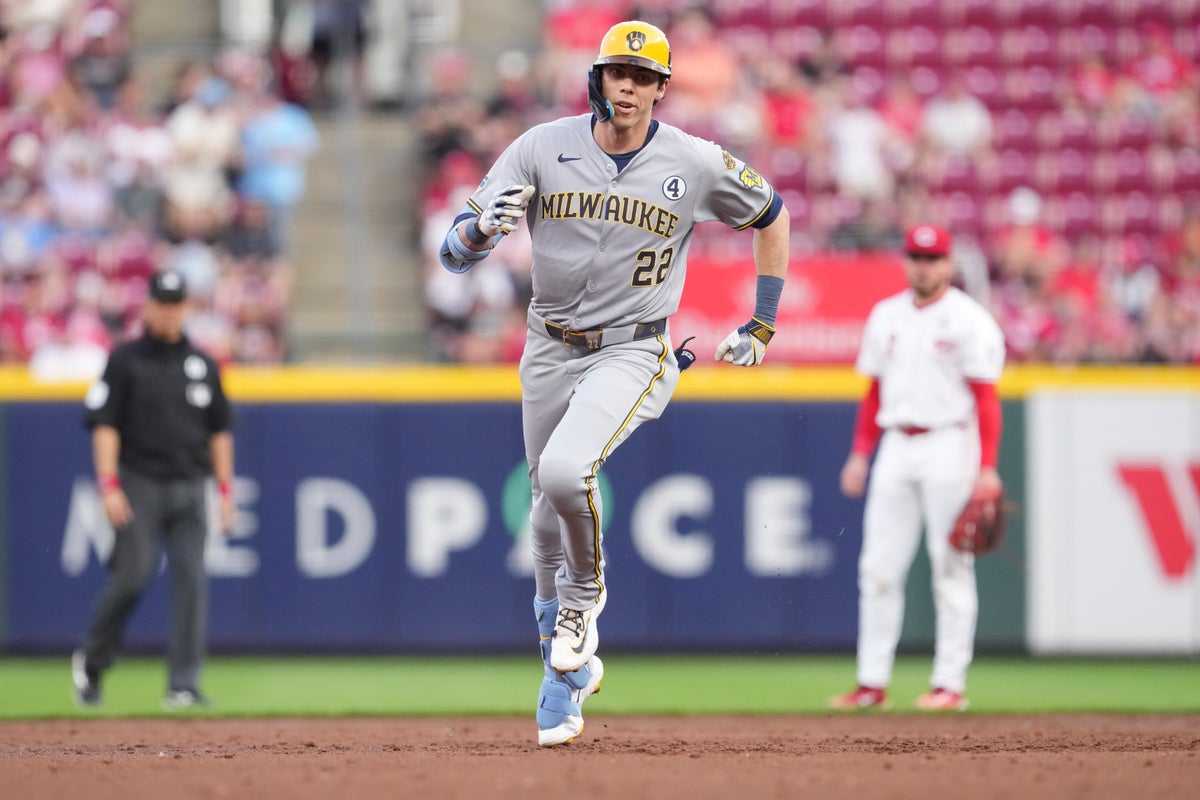 Jonrón de Christian Yelich impulsa a Cerveceros a su octava victoria al ...