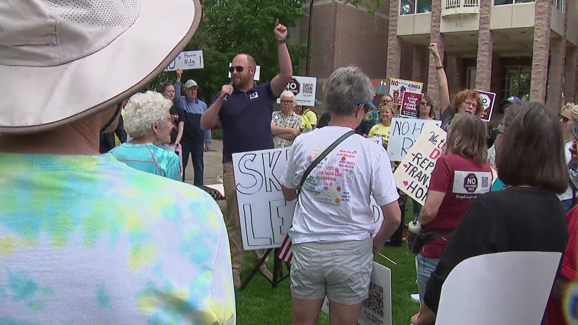 Group rallies against home rule charter in Douglas County
