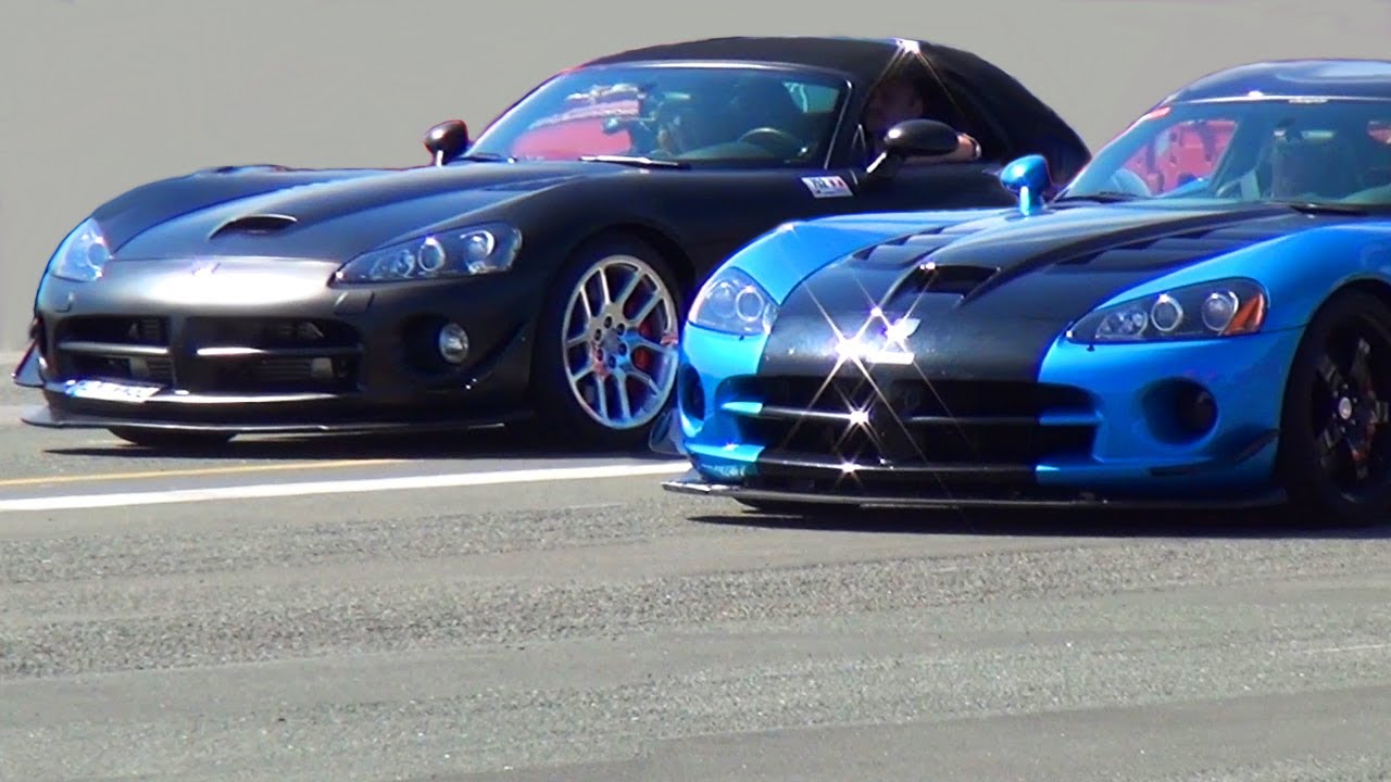 Dodge Viper SRT10 vs SRT10 Roadster – 1/4 Mile Drag Race & Burnout ...