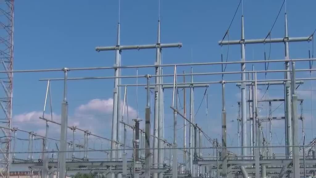 Entergy to install power poles designed to withstand 140 mph winds