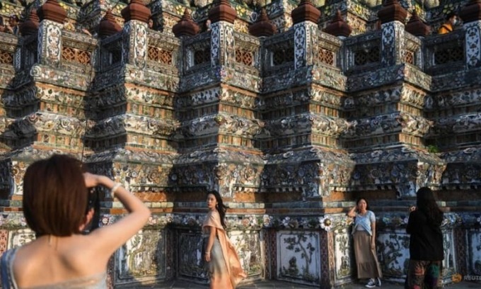 Thailand central bank forecasts 25% decline in Chinese tourist numbers