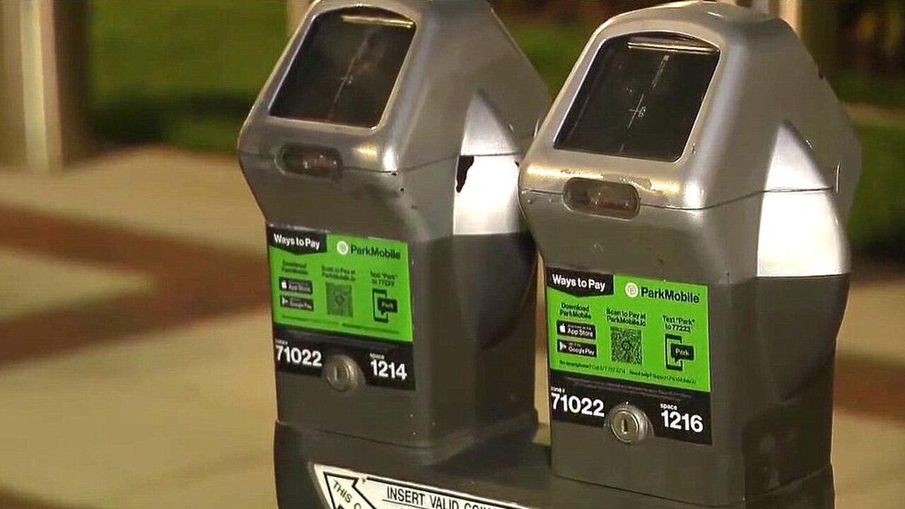 Scammers targeting QR codes on Orlando parking meters