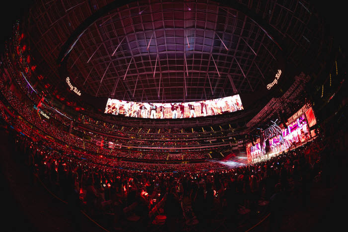 Stray Kids Enters LA SoFi Stadium for the First Time in 4th Generation ...