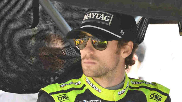 Kevin Harvick bets on Ryan Blaney to win at Phoenix and end Tyler ...
