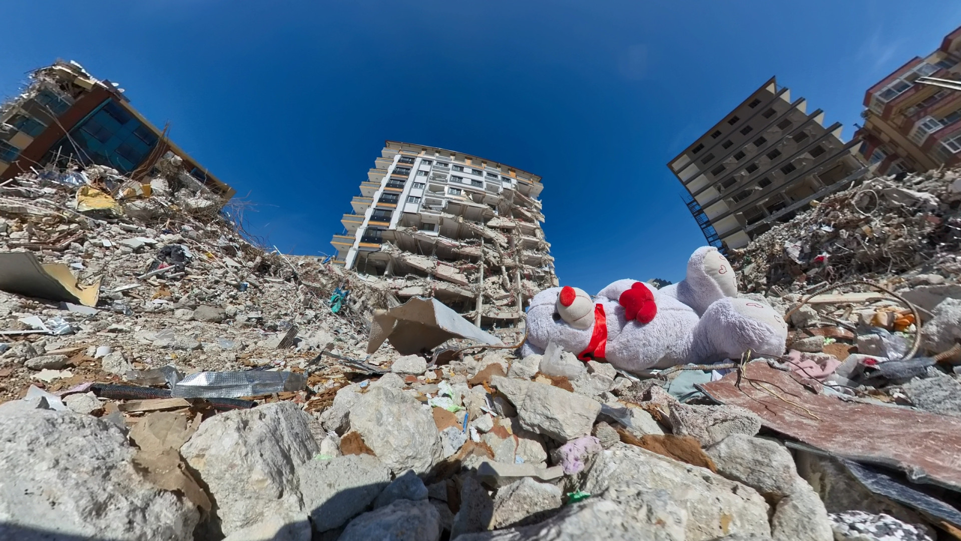 Earthquake rattles Turkey and Greece