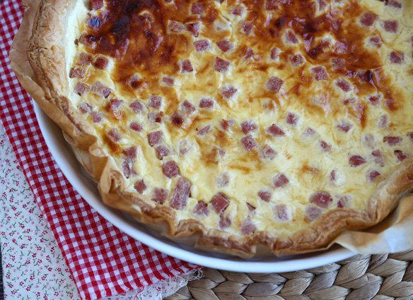 Light ham, cheese, and yogurt quiche!