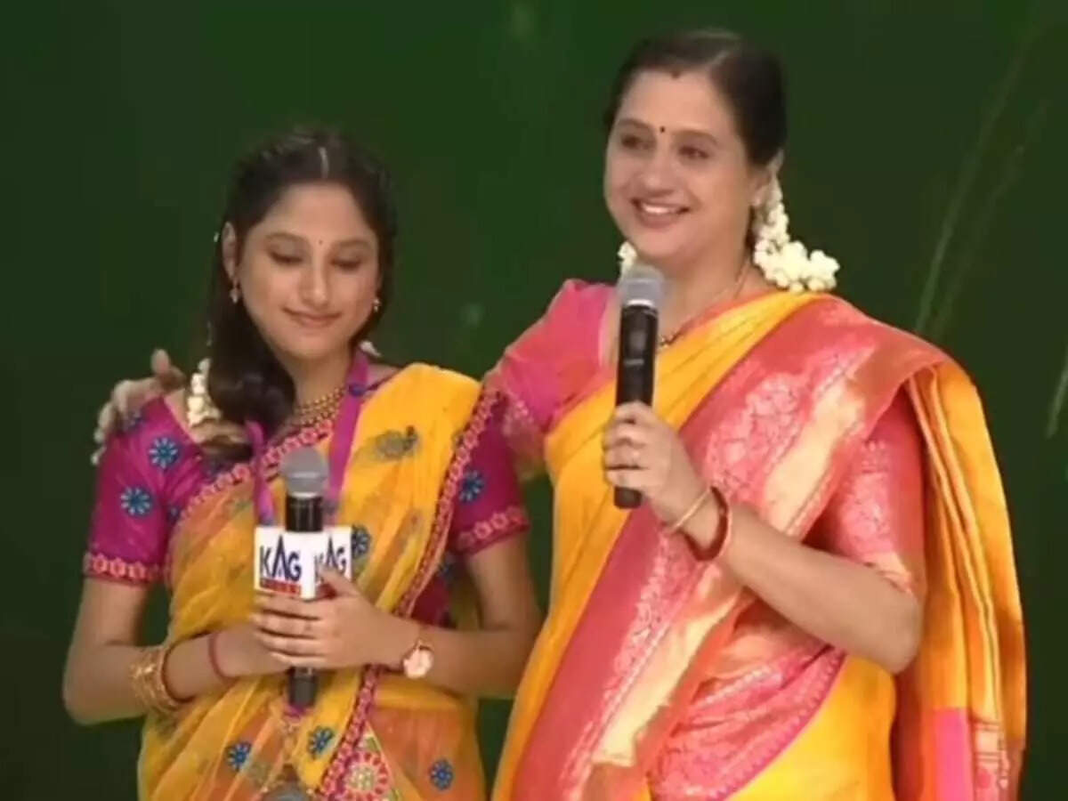 Sa Re Ga Ma Pa Seniors Season 5: Actress Devayani gets emotional; says ...