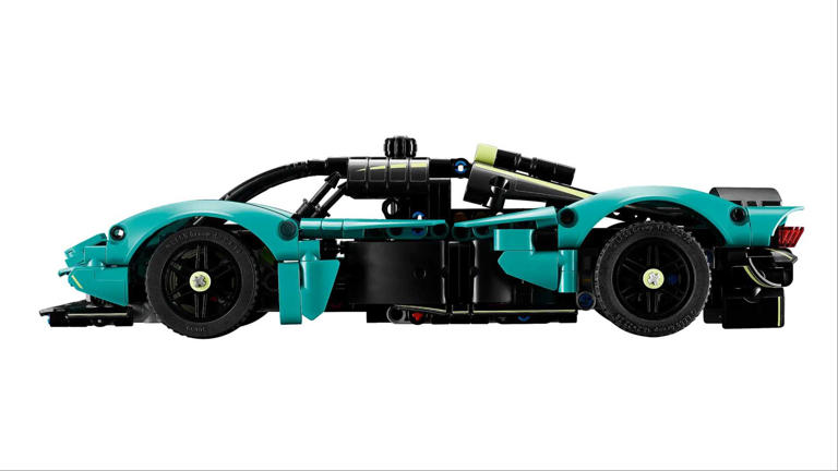 This Aston Martin Valkyrie LEGO Set Has Gullwing Doors And Moving Pistons