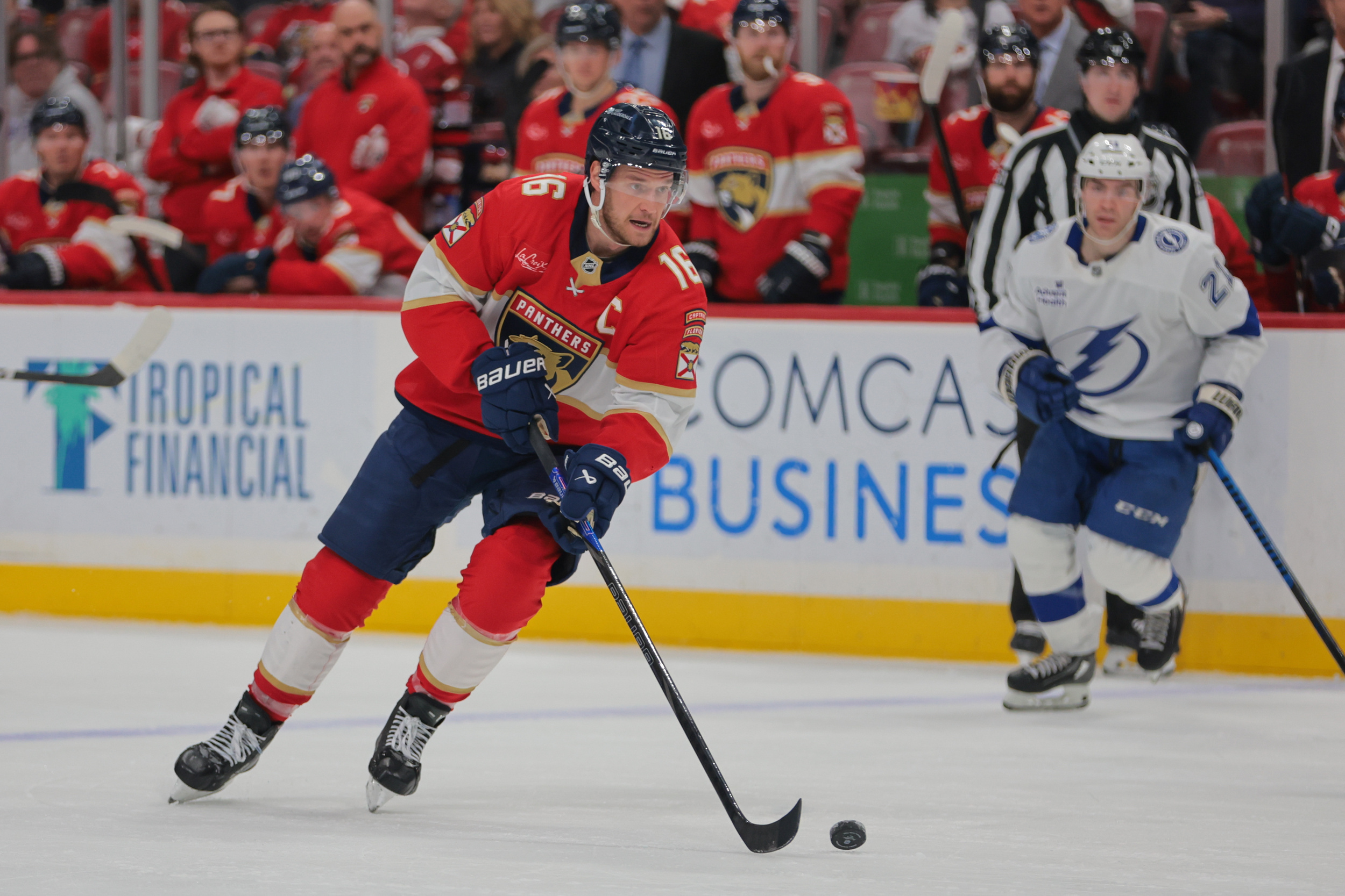 Aleksander Barkov wins Frank J. Selke Trophy, King Clancy Memorial Trophy