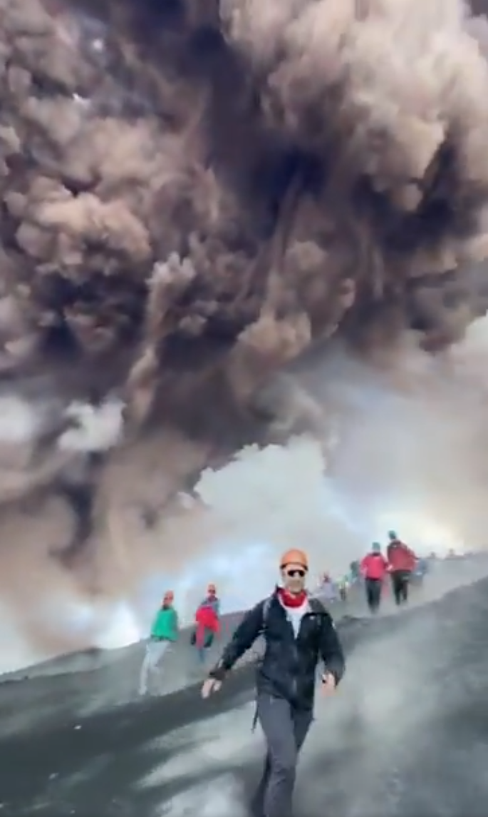 Mount Etna explosion from space: Satellite images show moment volcano ...