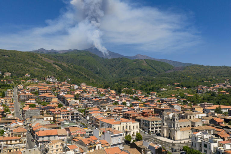 ‘Mount Etna is erupting, look!’ Tourists flee as volcano spews ash and lava