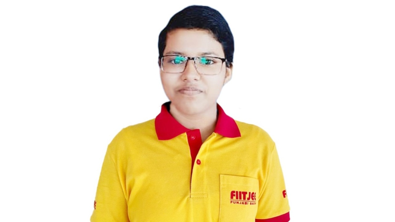 Small town Bengal girl bags AIR 6, emerges as JEE Advanced female topper