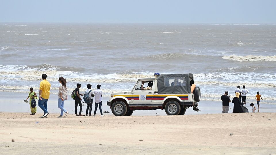 Robotic lifebuoys coming to Mumbai beaches? Not so soon, BMC scraps ...