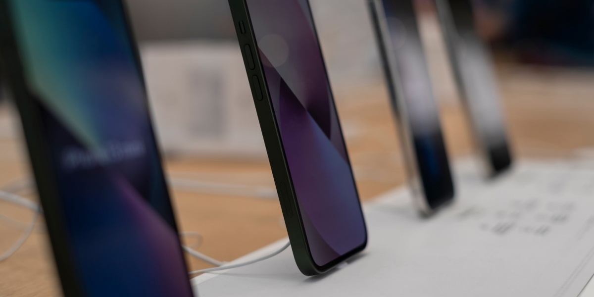 Apple’s Controversial iPhone 16e Outsells iPhone 15 in Europe