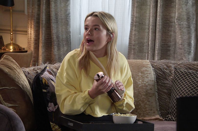 Coronation Street's Betsy star in relationship update with step-mum ...