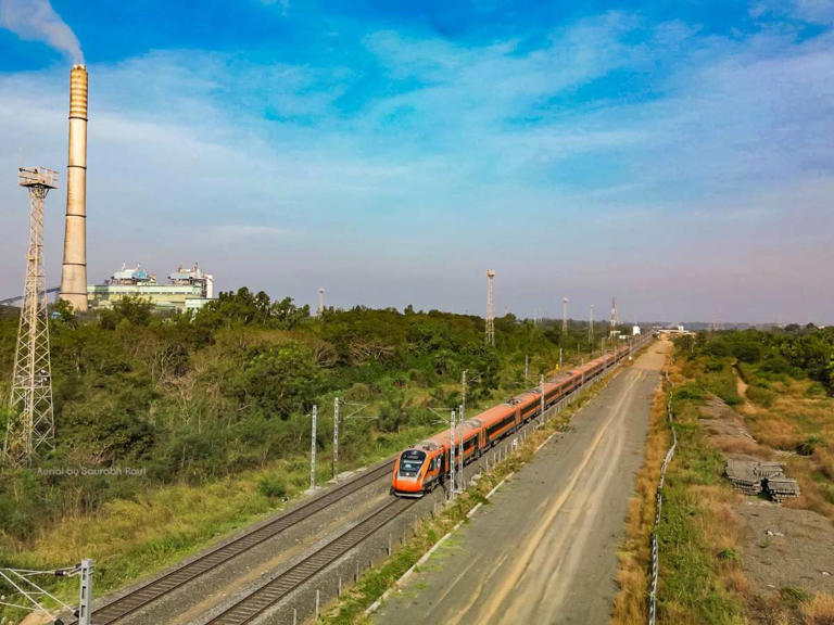 7 Must-See Train Journeys Leading To Mumbai's Beauty