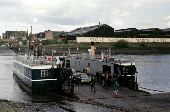 A Farewell to the Renfrew Ferry: 8 pictures of the Renfrew Ferry ...