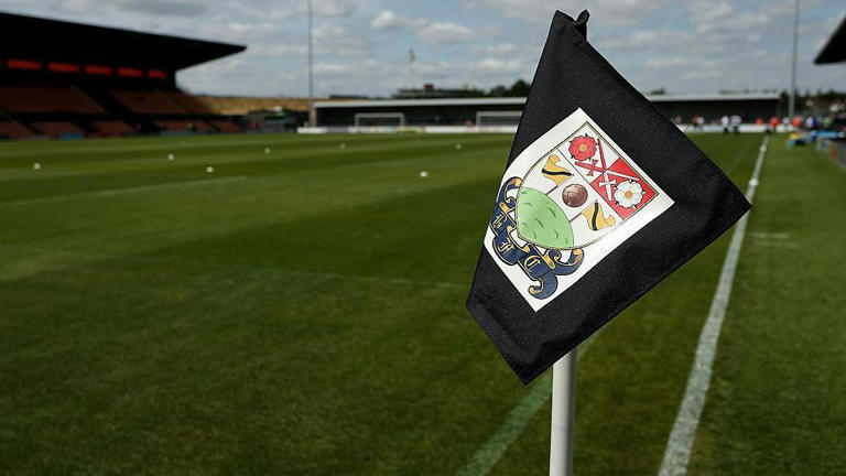 Barnet defender Collinge signs new contract