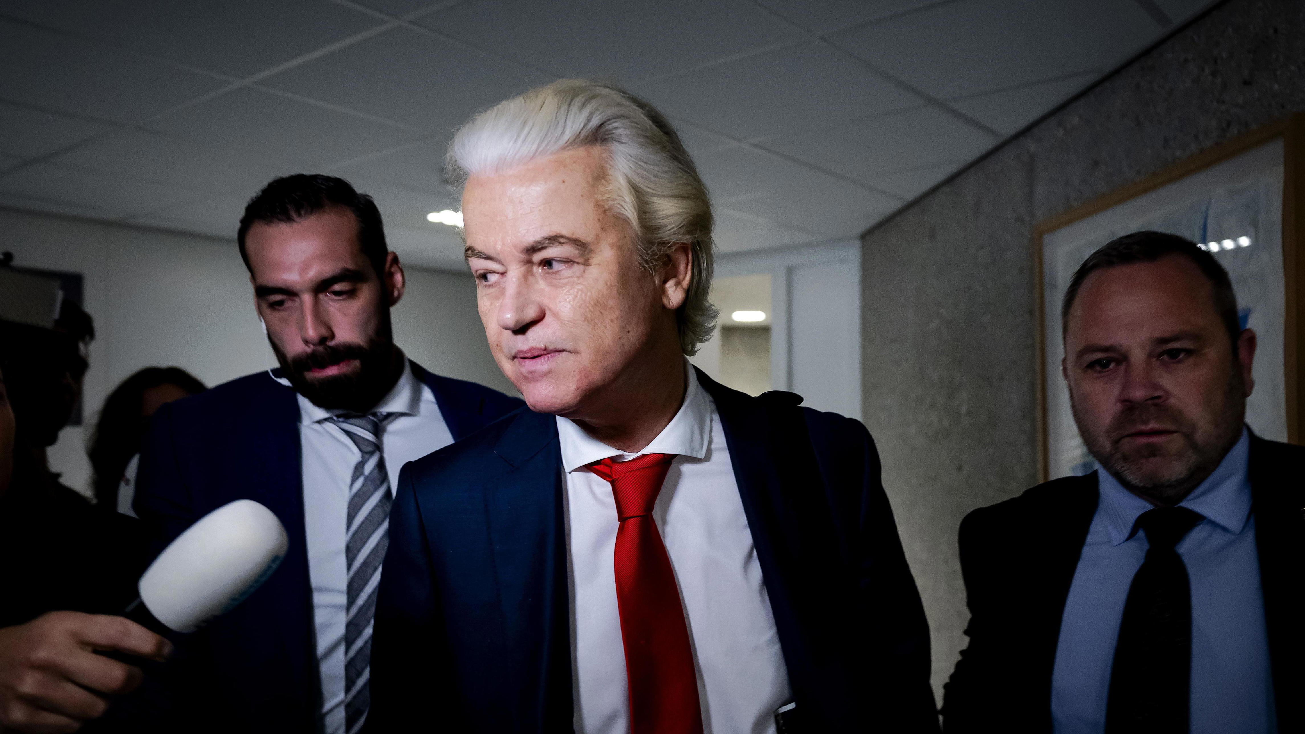 Dutch government faces collapse as far-right leader exits coalition