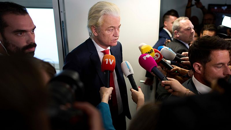 Dutch far-right leader Geert Wilders pulls party out of coalition over ...
