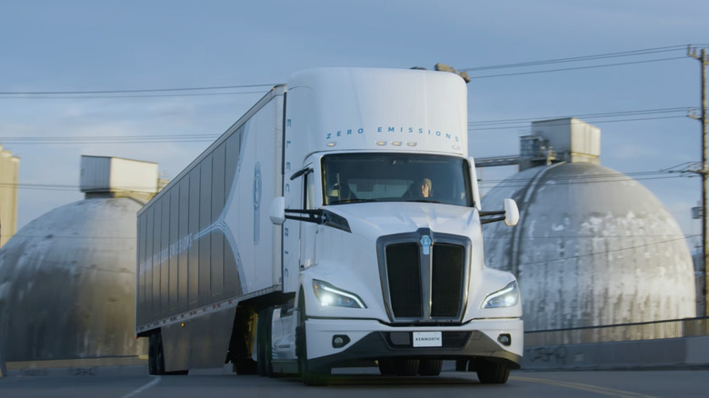 Yes, Kenworth Makes An Electric Semi-Truck - Here's How It Compares To ...