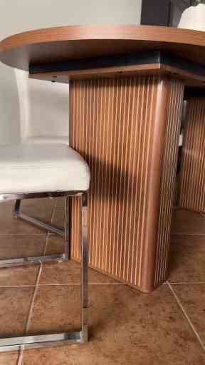 Sleek Dining Table Perfect for Small Spaces