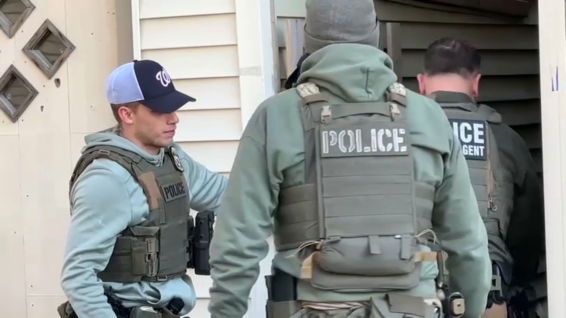 Does ICE need a warrant? Here's what to know about your rights.