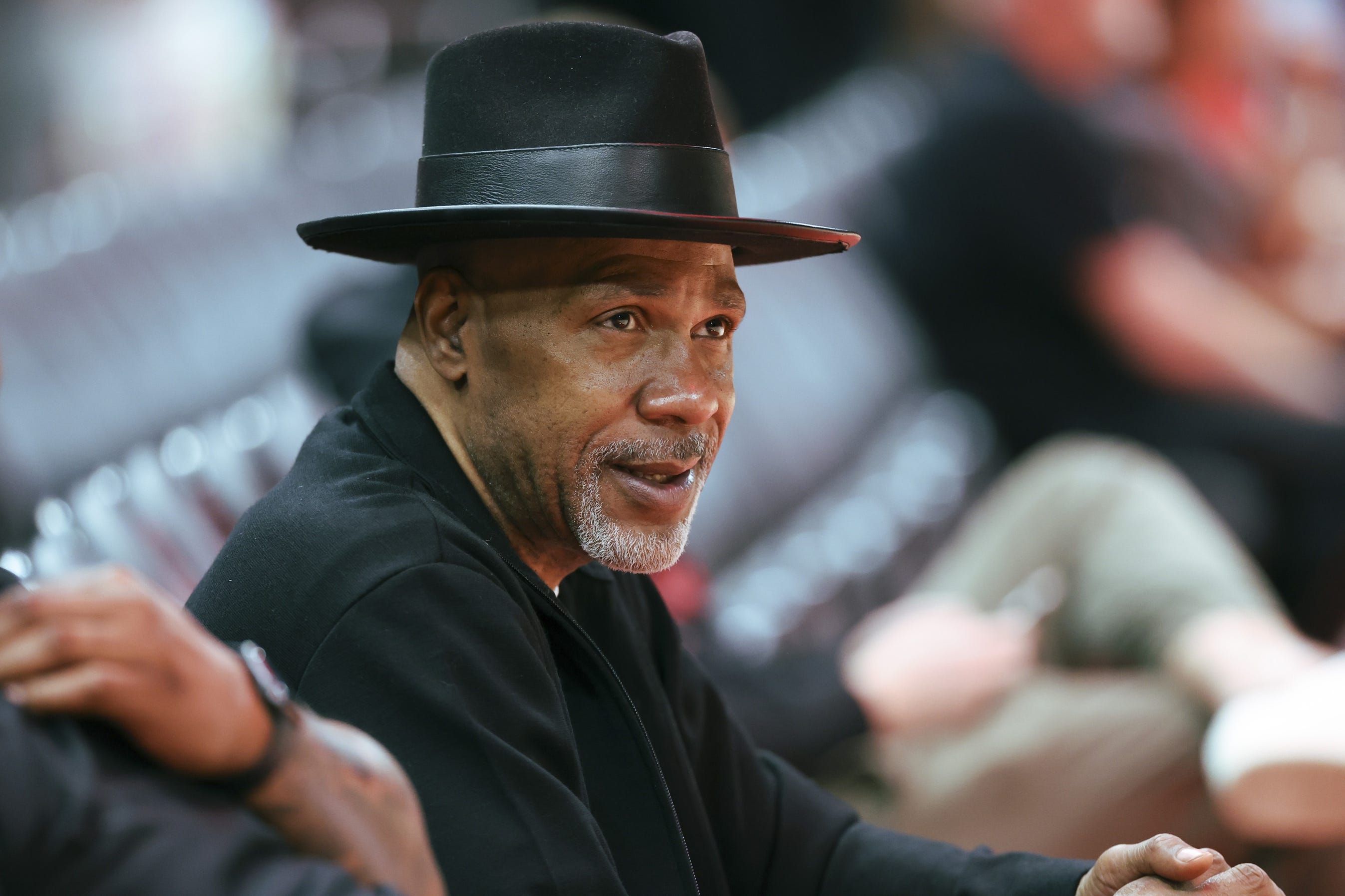 Rockets, Mario Elie celebrate 30-year anniverary of iconic ‘Kiss of ...