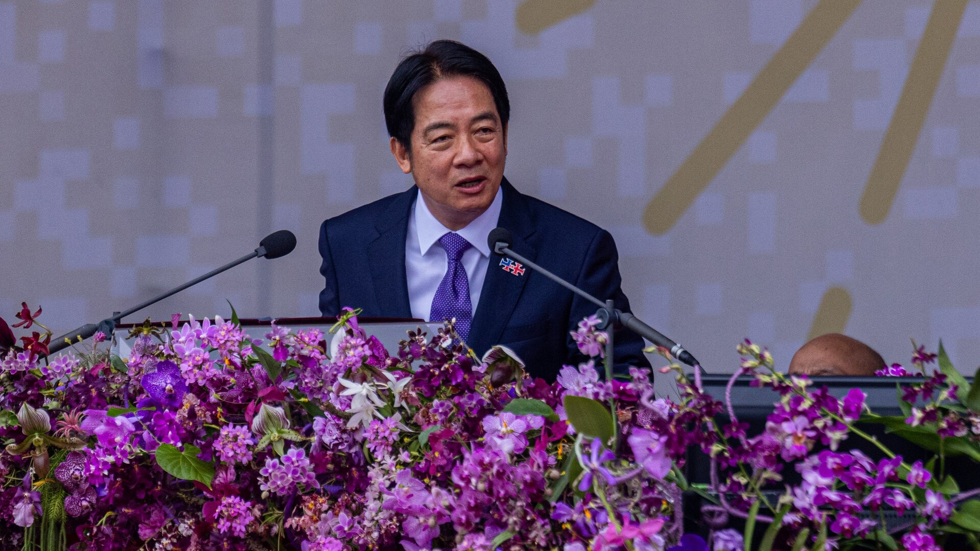 Taiwan's president offers talks with China