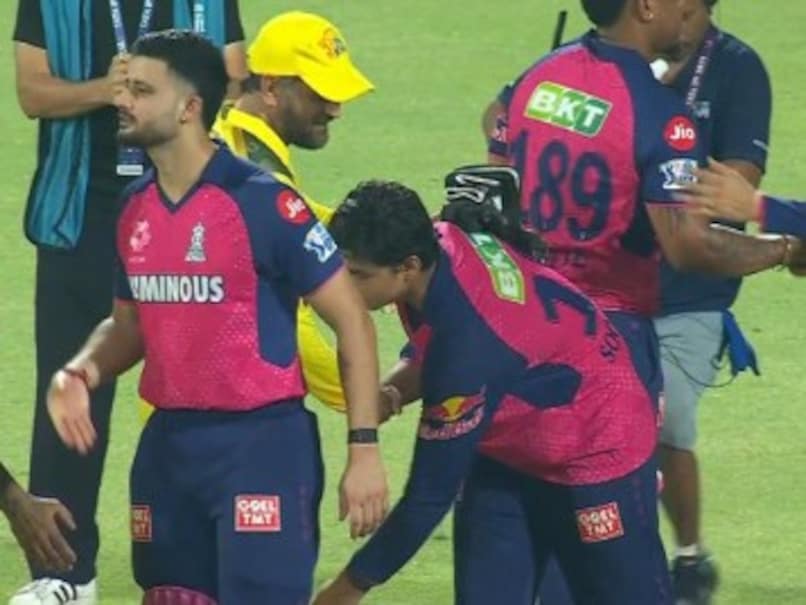 MS Dhoni's Epic Take On Rajasthan Royals' 14-Year-Old Star Touching His ...