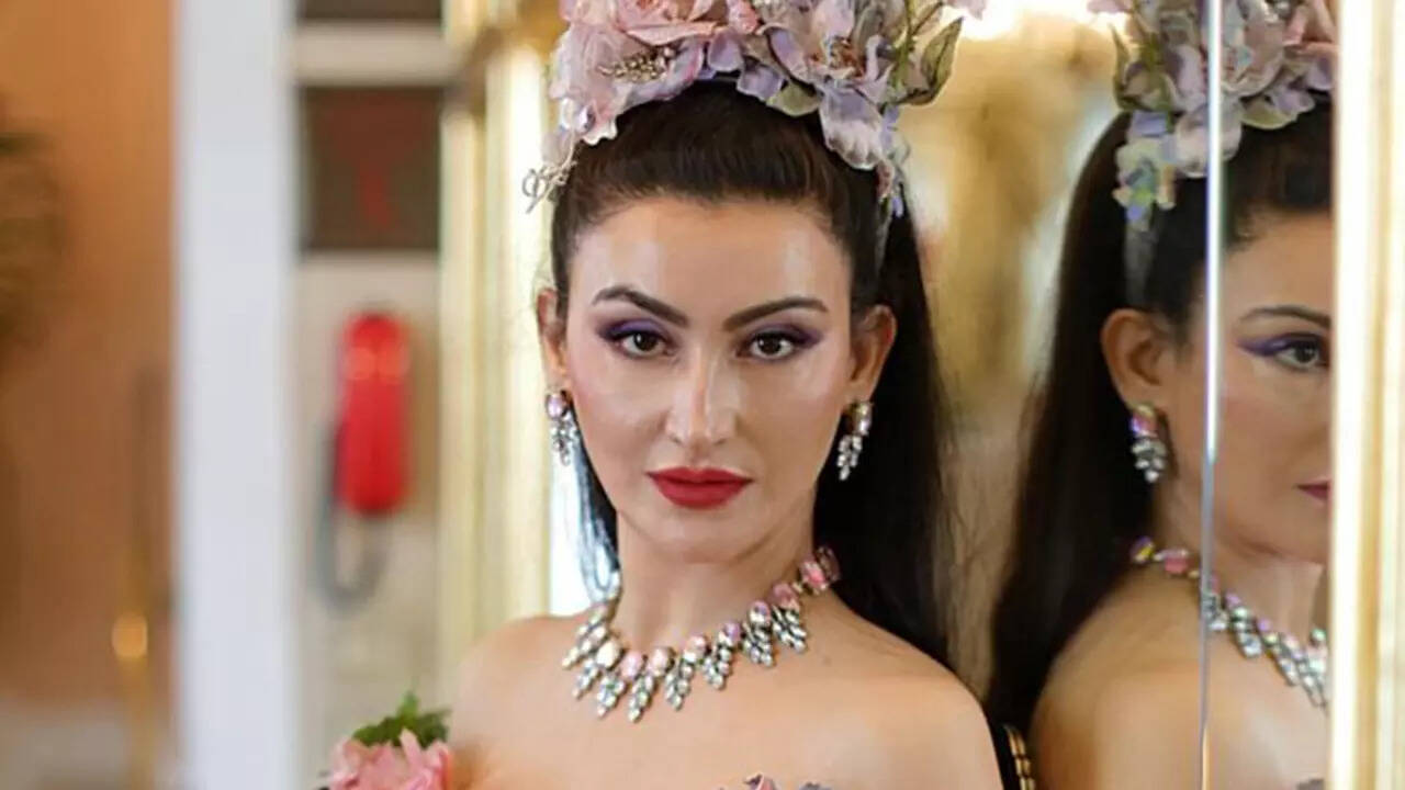 Justin Trudeau’s sneakers at the Speech from the Throne are going viral