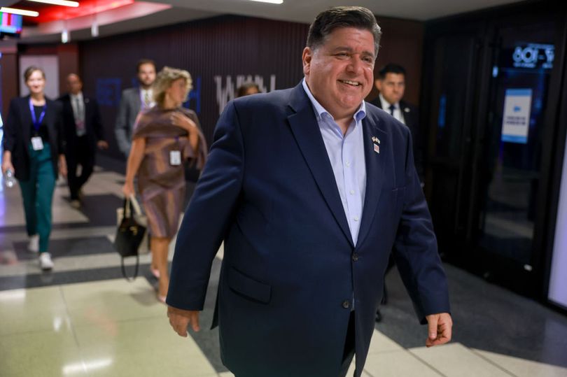 Trump fat-shames Gov. JB Pritzker with cruel one-word jibe before ...