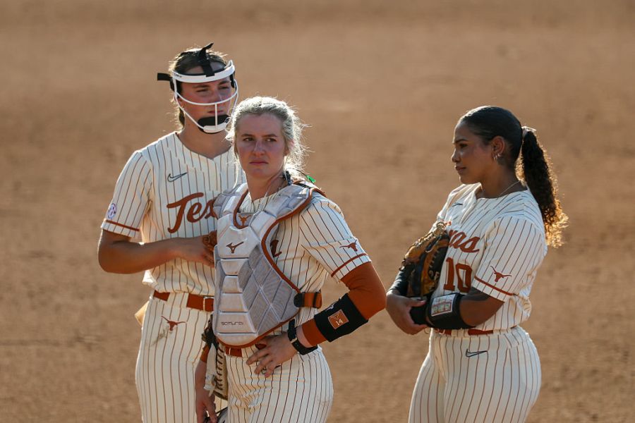 Texas lands 3 on Softball America All-America team