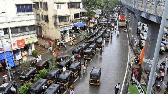 Auto rickshaw unions protest today against e-bike taxis