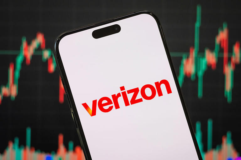 Verizon Ends DEI Policies After $20 Billion Frontier Deal Gets FCC Approval