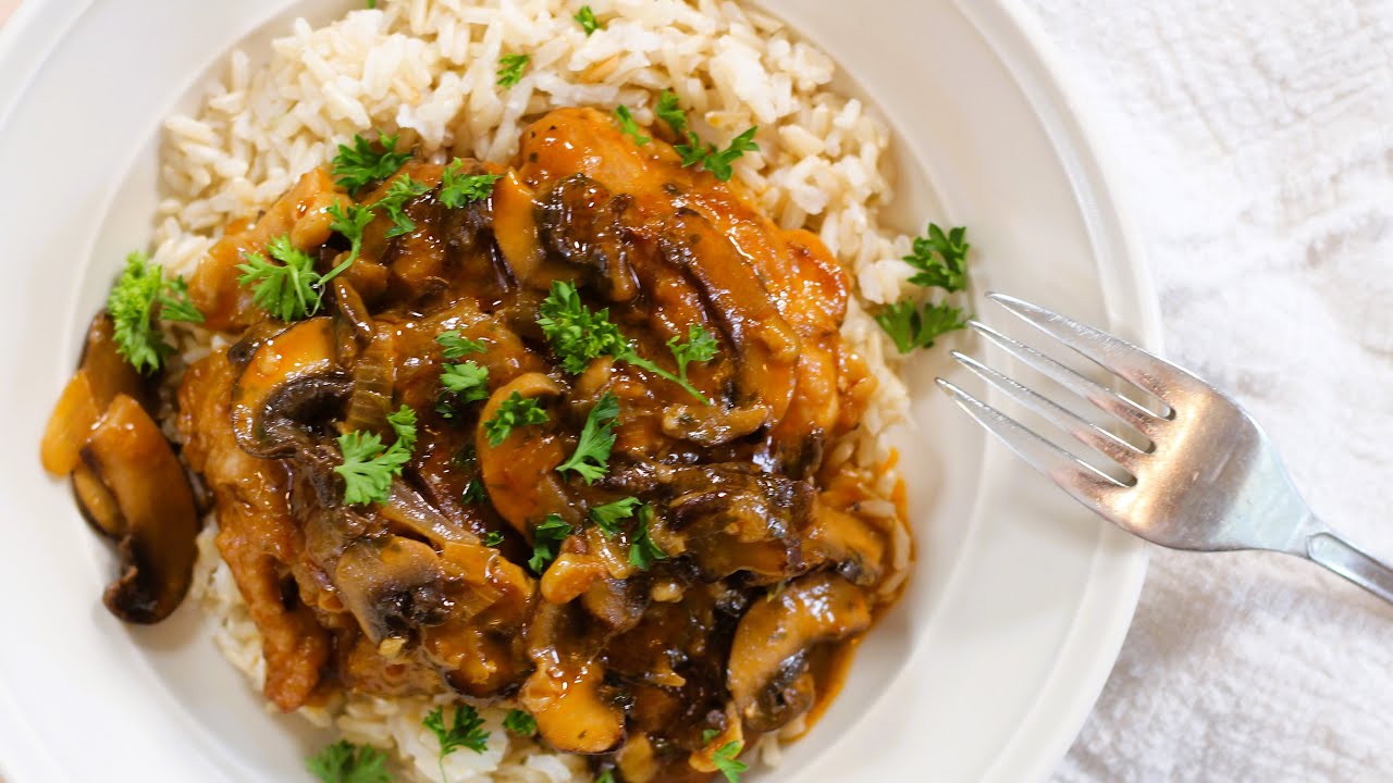 Chicken Chasseur: Hearty and Flavorful Hunter’s Chicken