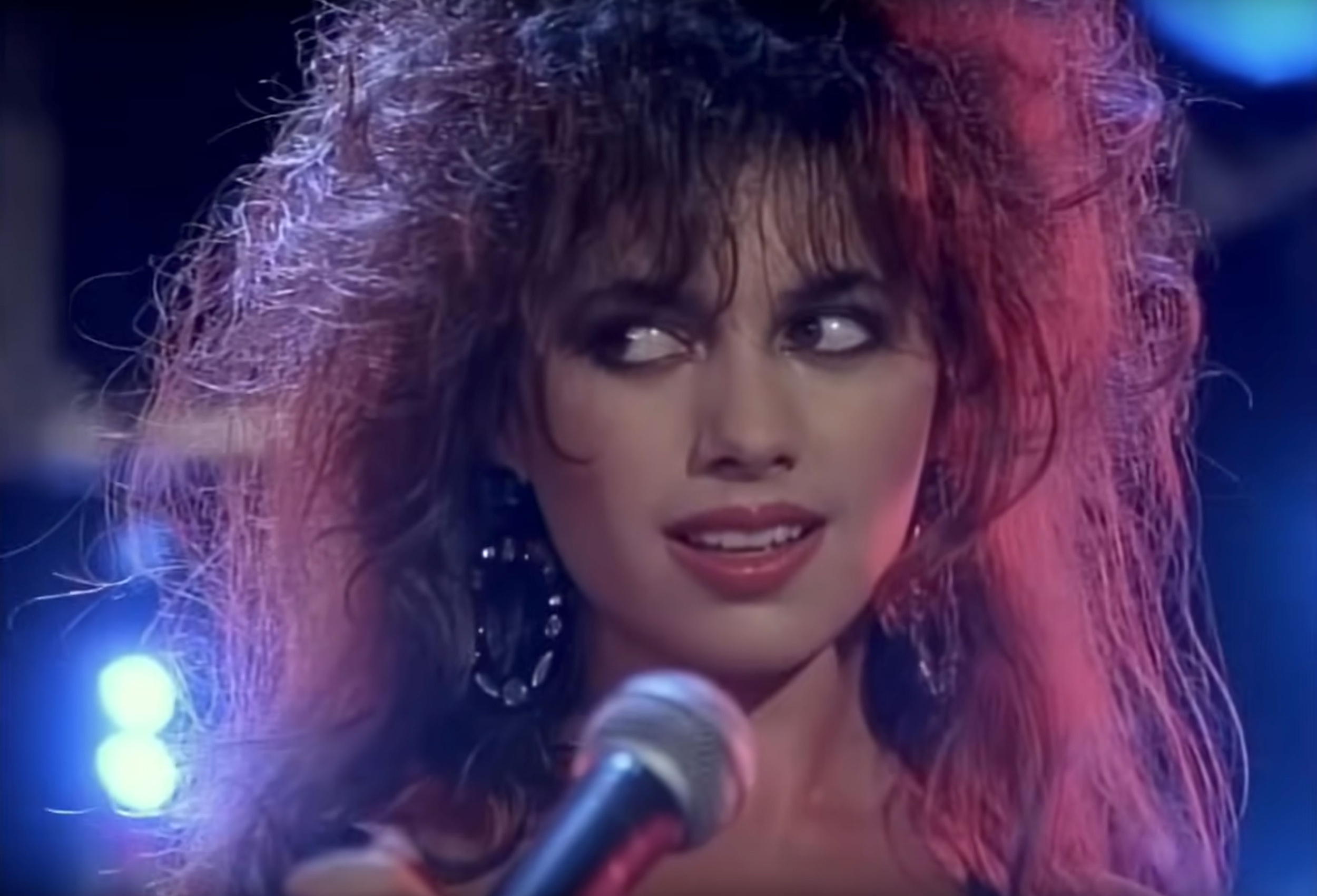 22 underrated lead singers who deserve way more love