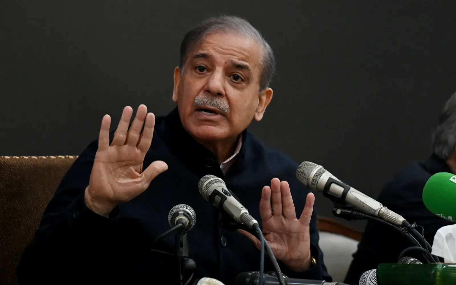 At least 6 killed in Pakistan school bus bombing