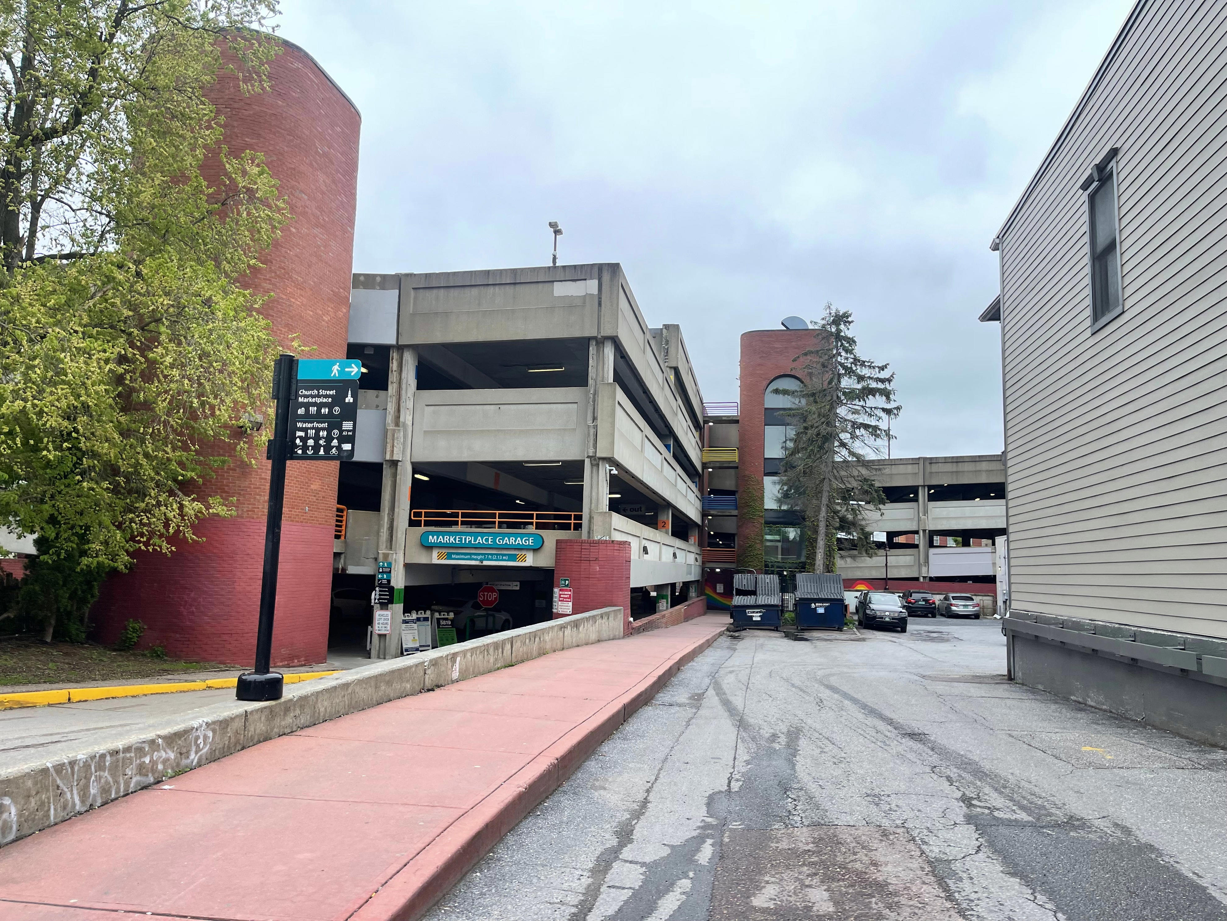 Burlington mayor signs resolution to move free lunch program, offers ...